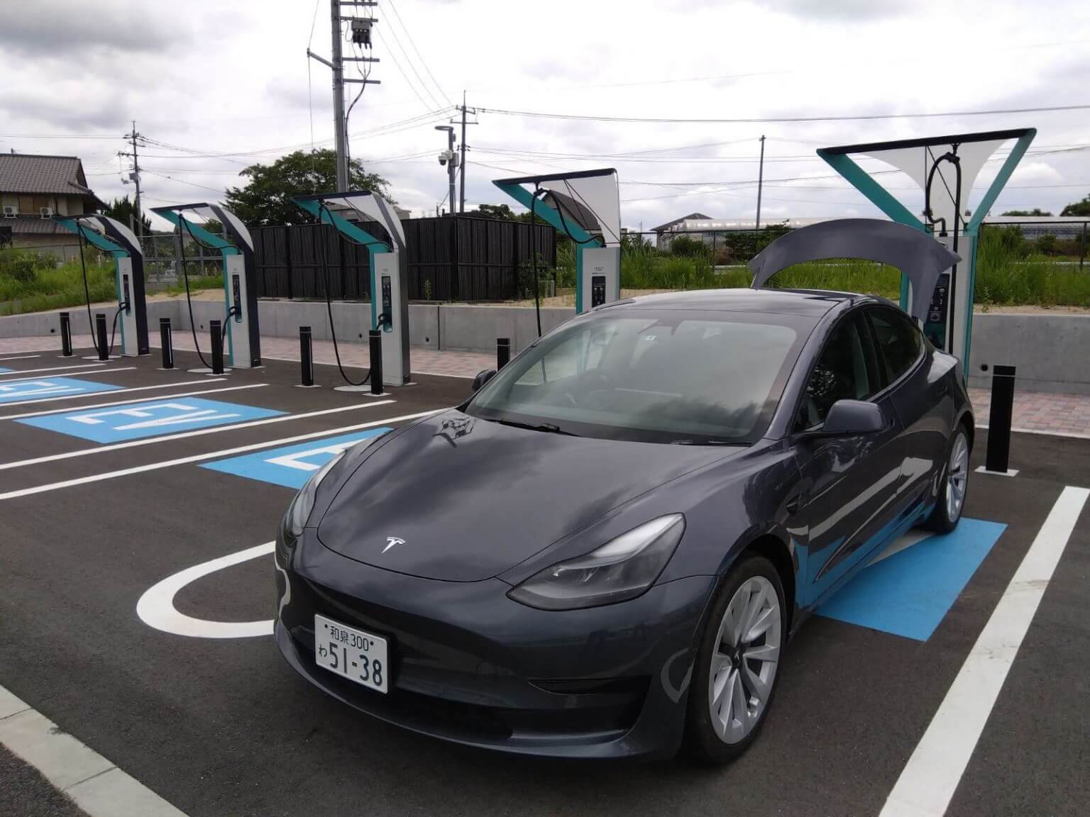 【テスラ・モデル3】大阪〜福岡680kmの長距離実走レポート！ | メディア | リアイバリュー株式会社